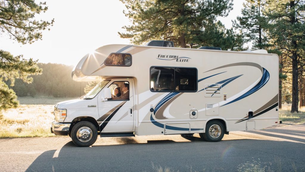 Lån til bobil: Sådan finansierer du dit nye eventyr - Campworld.dk